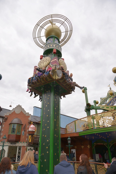 Jumping Tower Blooloop